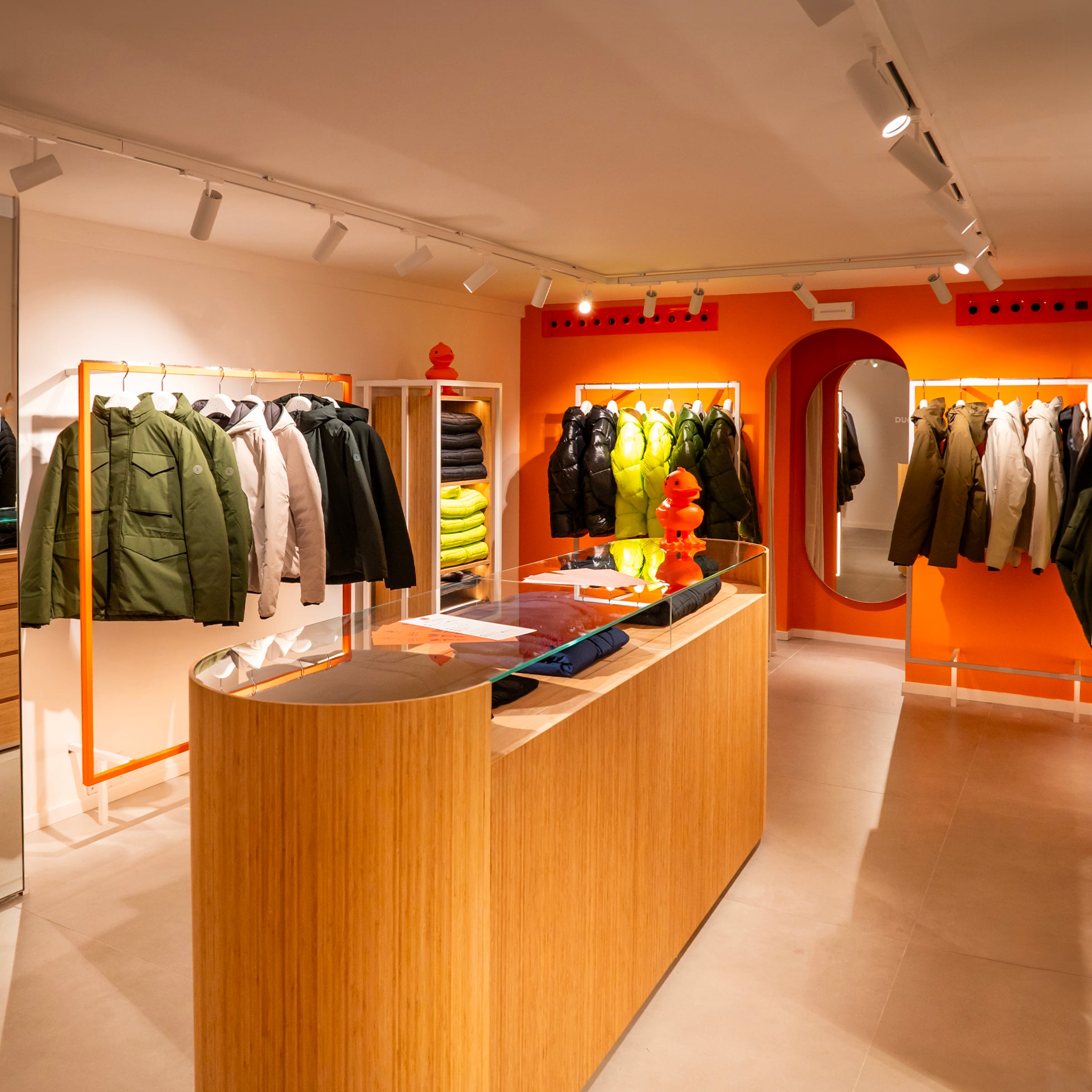 Scopri i nostri flagship store | Save The Duck